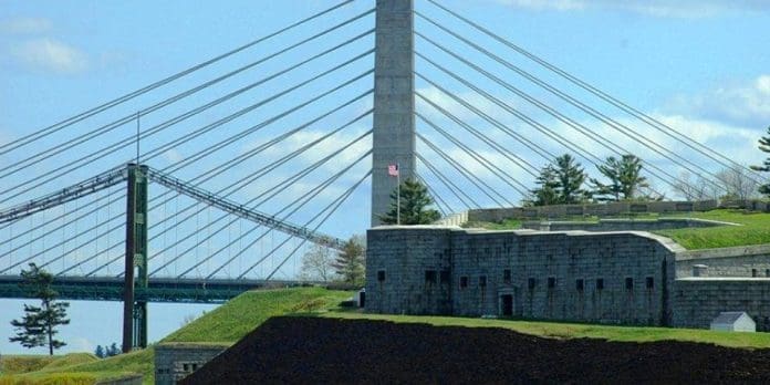 10 Popular Roadside Attractions Along Maine's Interstate 95